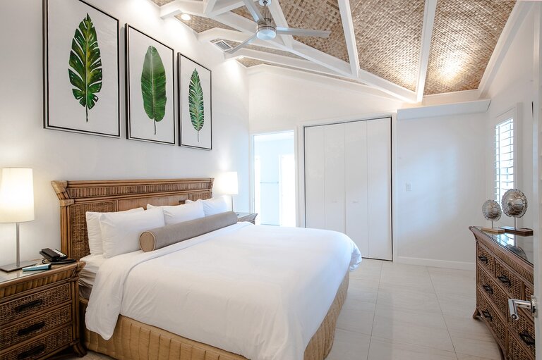 View Photos of Beachcomber Resort & Club